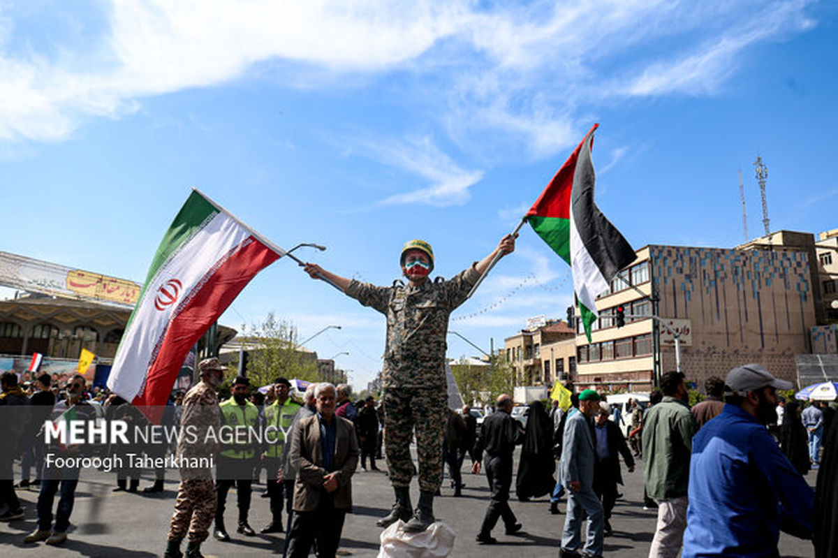 عکس حضور فرزند ارشد مقام معظم رهبری در راهپیمایی روز قدس